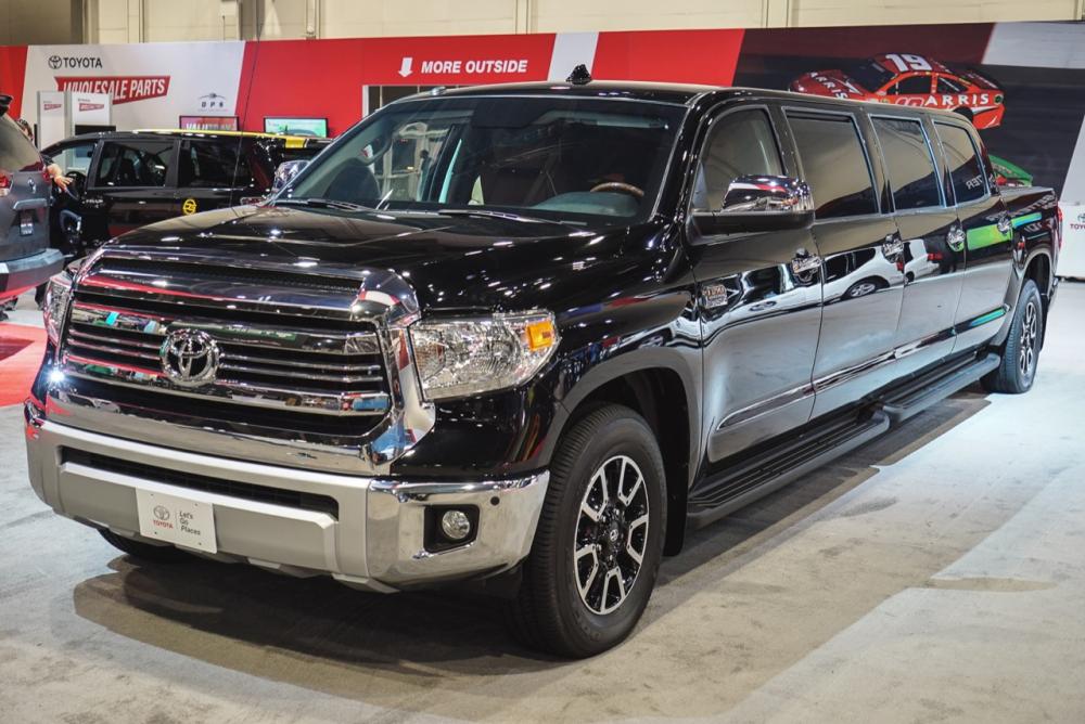 จัดมั้ยเอาไว้ใช้ช่วงสงกรานต์ TOYOTA TUNDRA LIMOUSINE TRUCK