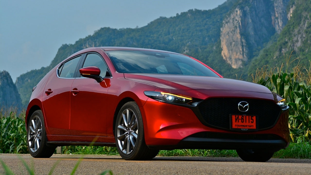 ส่องจุดสลบ จบในความหล่อ! NEW MAZDA 3 FASTBACK 2.0SP