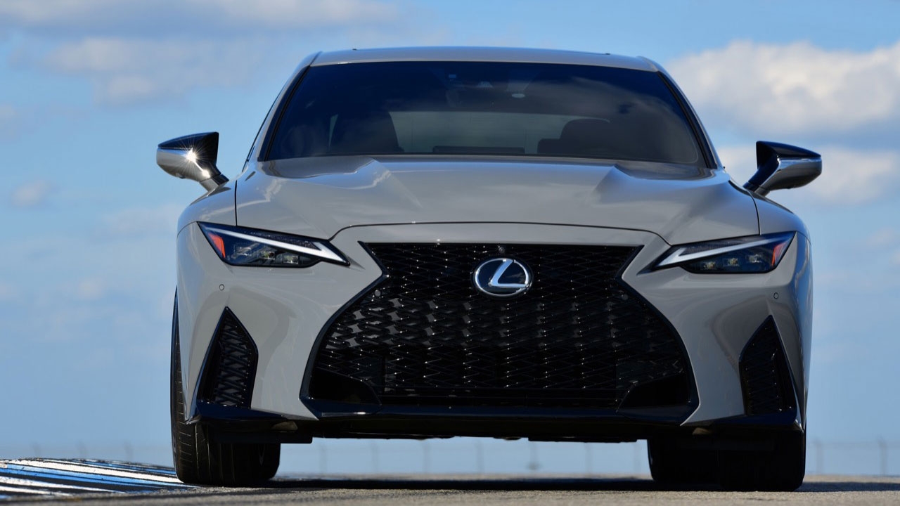 ไฮโซจอมโหด! Lexus IS 500 F Sport Performance Launch Edition