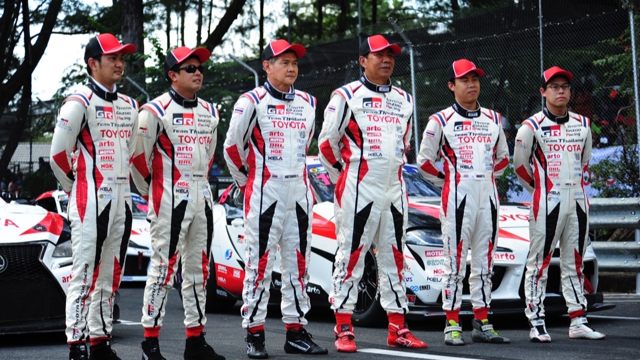 ยืนหนึ่งเจ้าความเร็ว TOYOTA GAZOO RACING TEAM THAILAND รับถ้วยพระราชทาน ...