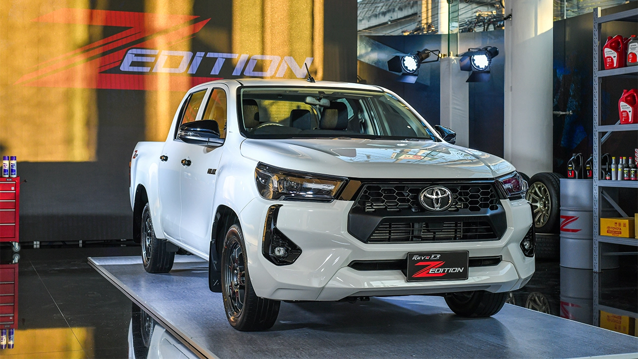 Toyota HILUX REVO 2024 หน้าเฉียบด้วยกระจังหน้าใหม่ เพิ่ม VSC และ HAC