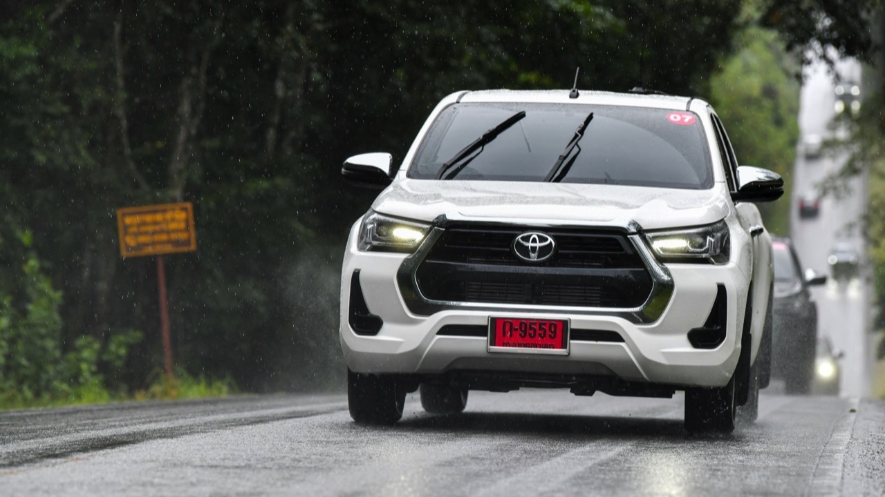 ขับดีแบบนี้พี่อยากได้ ทดสอบเตี้ยหน้าหล่อ Toyota Hilux REVO-D 4 ประตู Z-Edition (Lo-Floor)