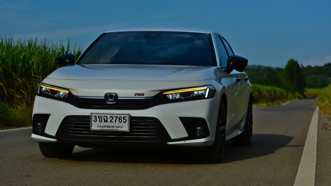 แรงบวกประหยัดจนอยากจัดสักคัน ทดสอบ HONDA NEW CIVIC RS e:HEV