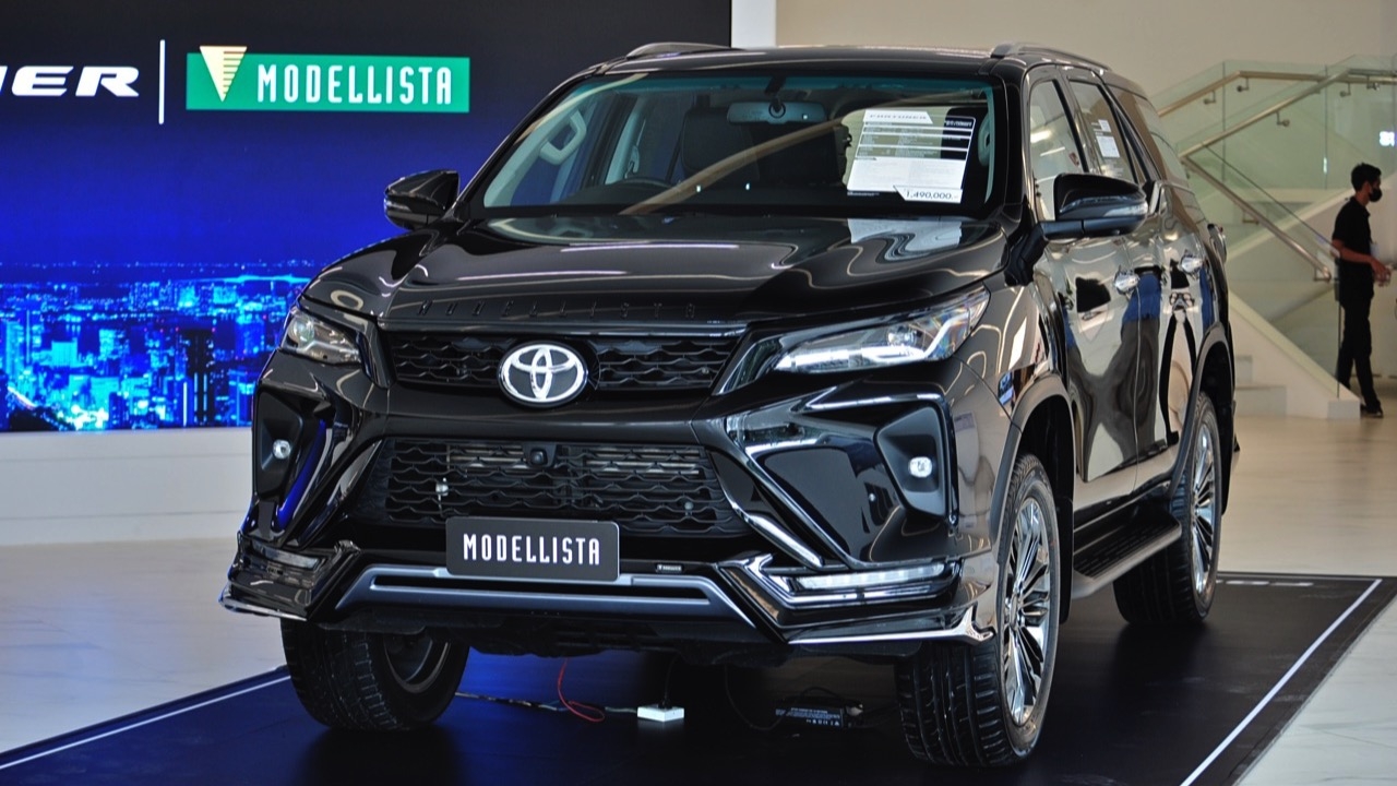 ชุดแต่งเสริมความเข้ม หล่อทั้งคน สวยทั้งรถ TOYOTA MODELLISTA x ASAVA Trend Leader on the road