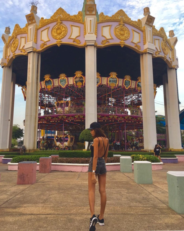 กราบแม่ ทีมใครคะ! ประชันแฟชั่นสาวสองสวย แซ่บเผ็ดลืมเพศ ฮาน่า-บลอสซั่ม