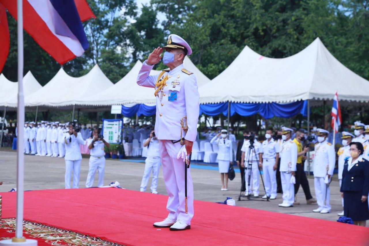 "บิ๊กลือ" ปลูกป่าเฉลิมพระเกียรติ และเปิดห้องเรียนอัจฉริยะ รร.สัตหีบ