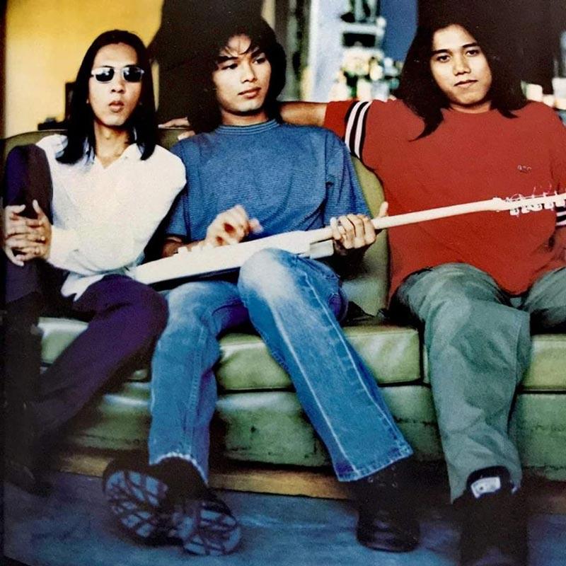 ชมภาพวันวาน LOSO เมื่อ 25 ปีที่แล้ว สมัย เสก โลโซ ไว้ผมยาวสลวย