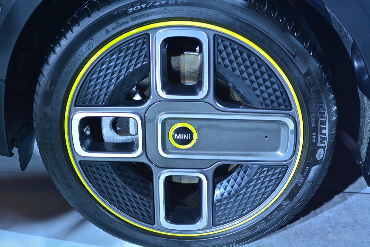 ล้อใหม่ชื่อคล้ายไวรัส! COOPER SE CORONA SPOKE เปลี่ยนชื่อใหม่เป็น POWER ...