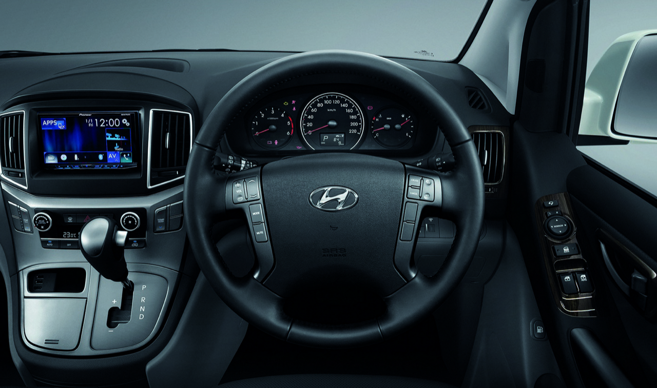 HYUNDAI H1 LIMITED II MPV เมื่อความหรูคู่ความอึด