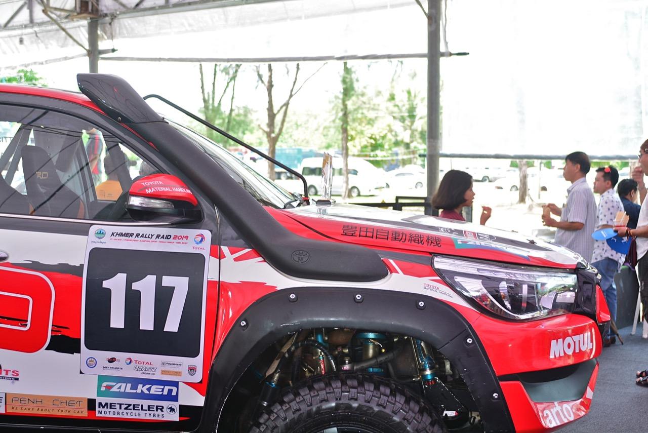 สามห่วงทะลวงโหด TOYOTA HILUX REVO GAZOO RACING