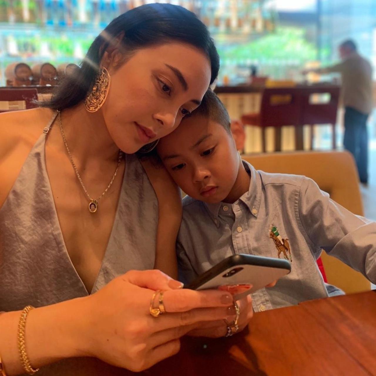 รายการ 98+ ภาพพื้นหลัง ผอมจนเห็นกระดูก ความละเอียด 2k, 4k