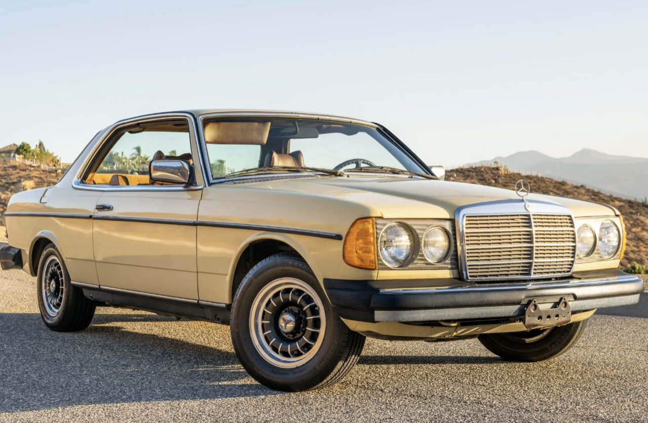 ย้อนอดีต ขุดกระดูกคุณอาตราดาว MERCEDES-BENZ W123 (C123 COUPE)