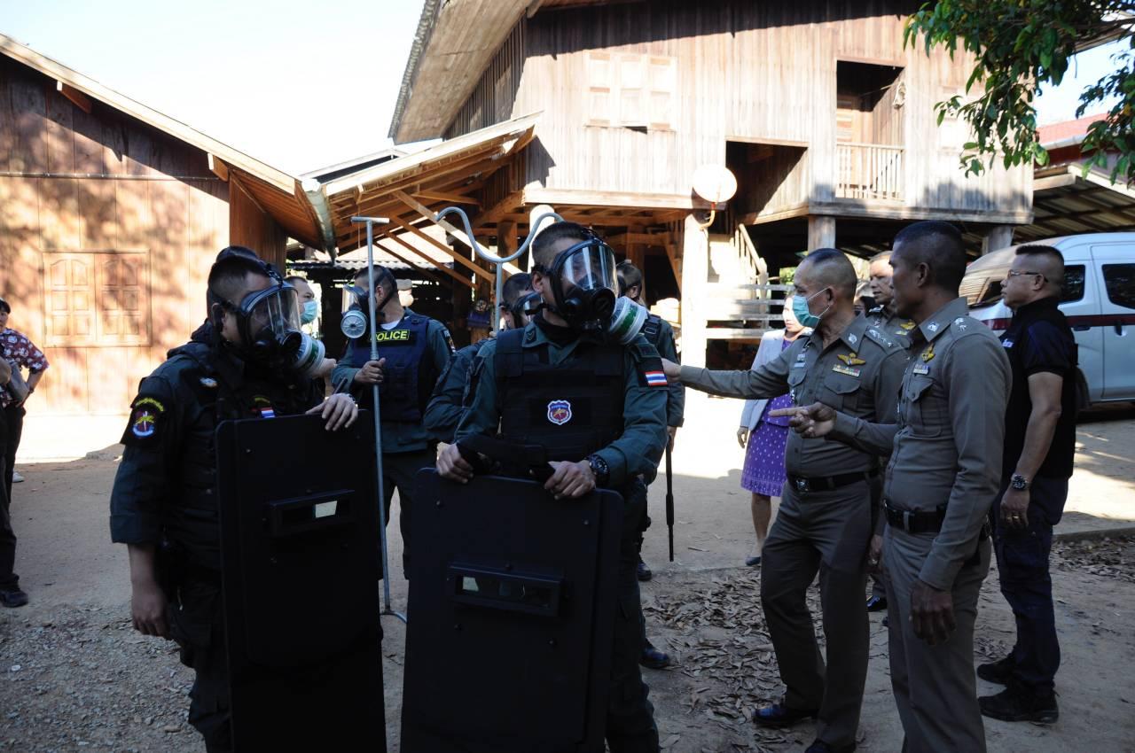 ยื้อไม่ไหว หนุ่มเมืองปงแทงตัวเอง ไม่ยอมให้ตำรวจจับ ตายแล้วที่โรงพยาบาล