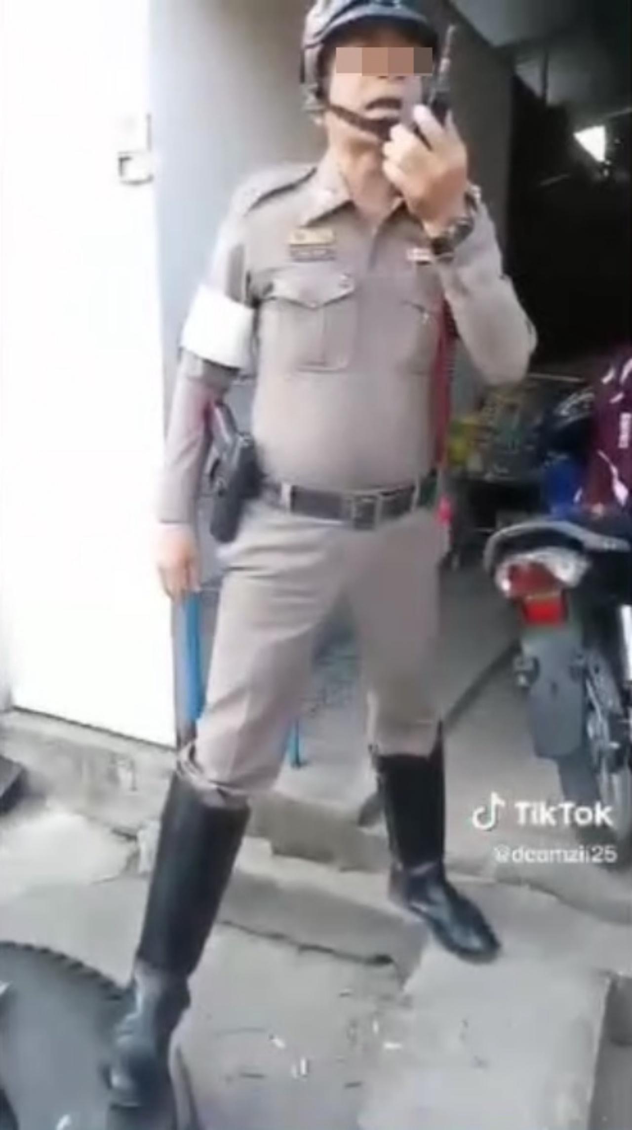 ดราม่าตำรวจจราจรปากพนัง ปะทะคารมชาวบ้าน ปมบุกจับ จยย.ท่อดัง ทำเกินกว่า ...