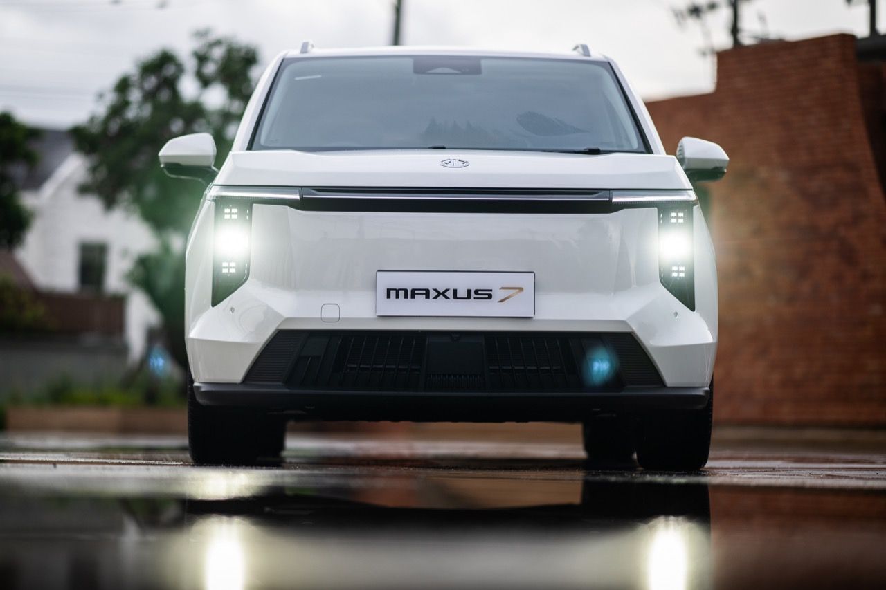 รถตู้ไฟฟ้า MG MAXUS 7 ราคา 1.769 ล้านบาท