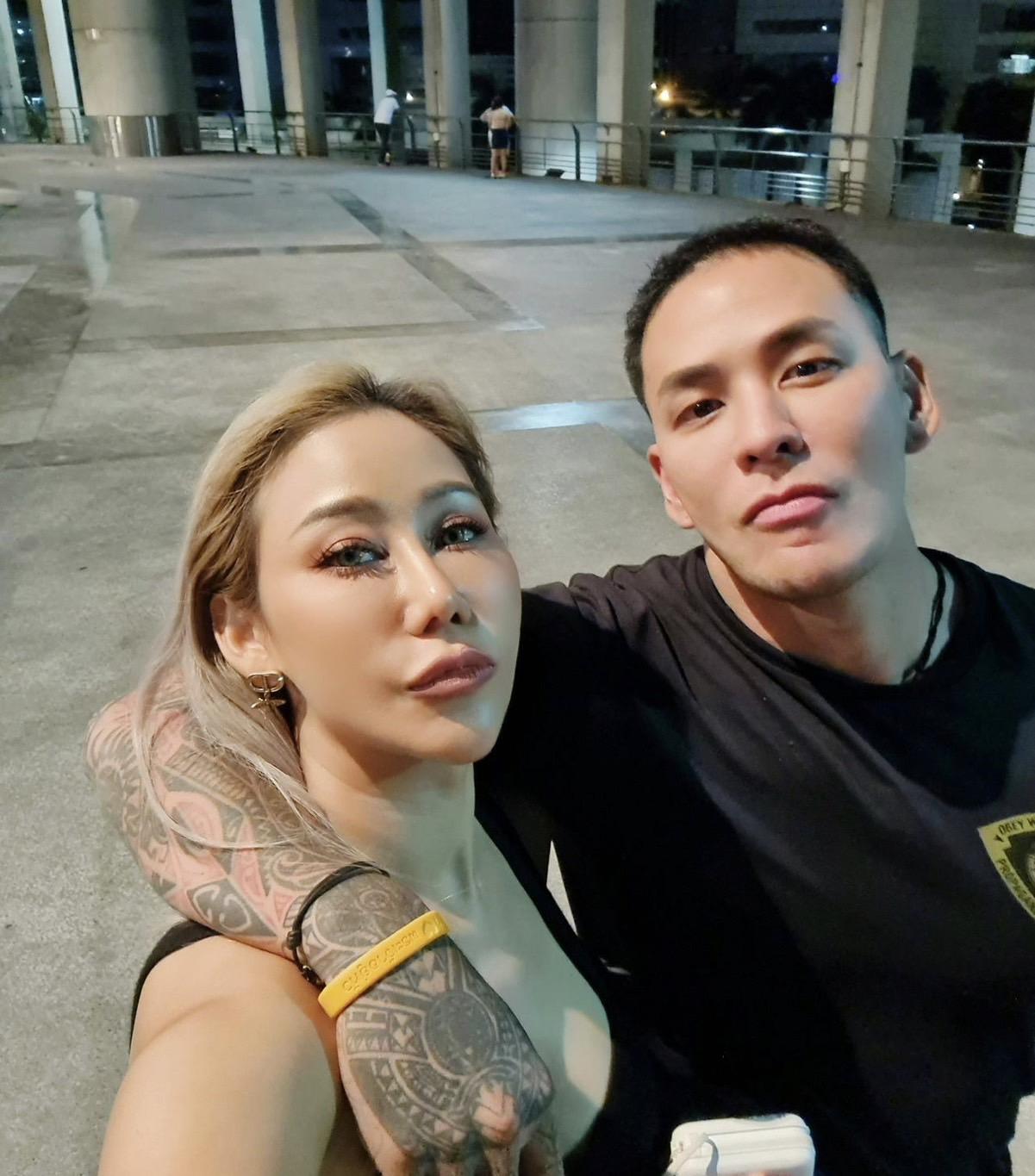 จัดชุดใหญ่ เบลล์ เมียแทค ภรัณยู ซื้อลอตเตอรี่ 25 ใบ รอเป็นเศรษฐีคนใหม่