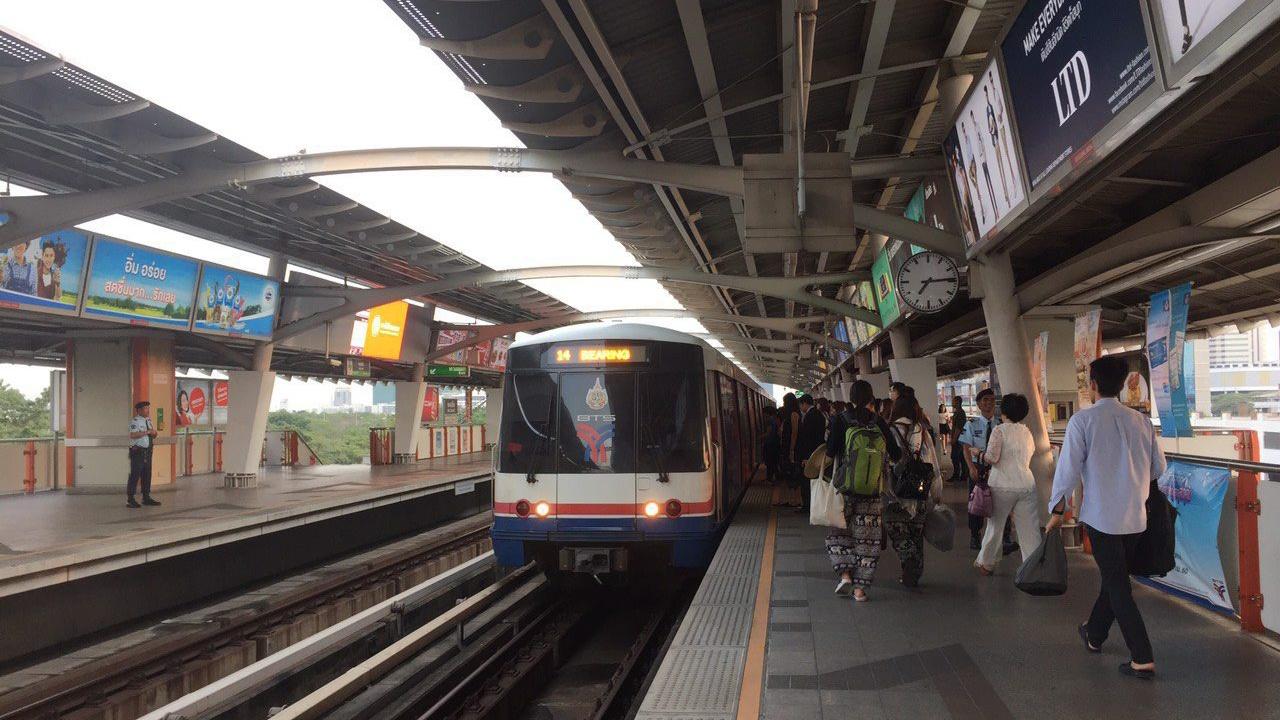 ปีใหม่ 2567 รวมเส้นทางเลี่ยงออกต่างจังหวัด ทางด่วนฟรี BTS-MRT ปิดกี่โมง