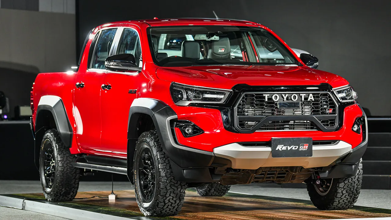 Toyota HILUX REVO 2024 หน้าเฉียบด้วยกระจังหน้าใหม่ เพิ่ม VSC และ HAC