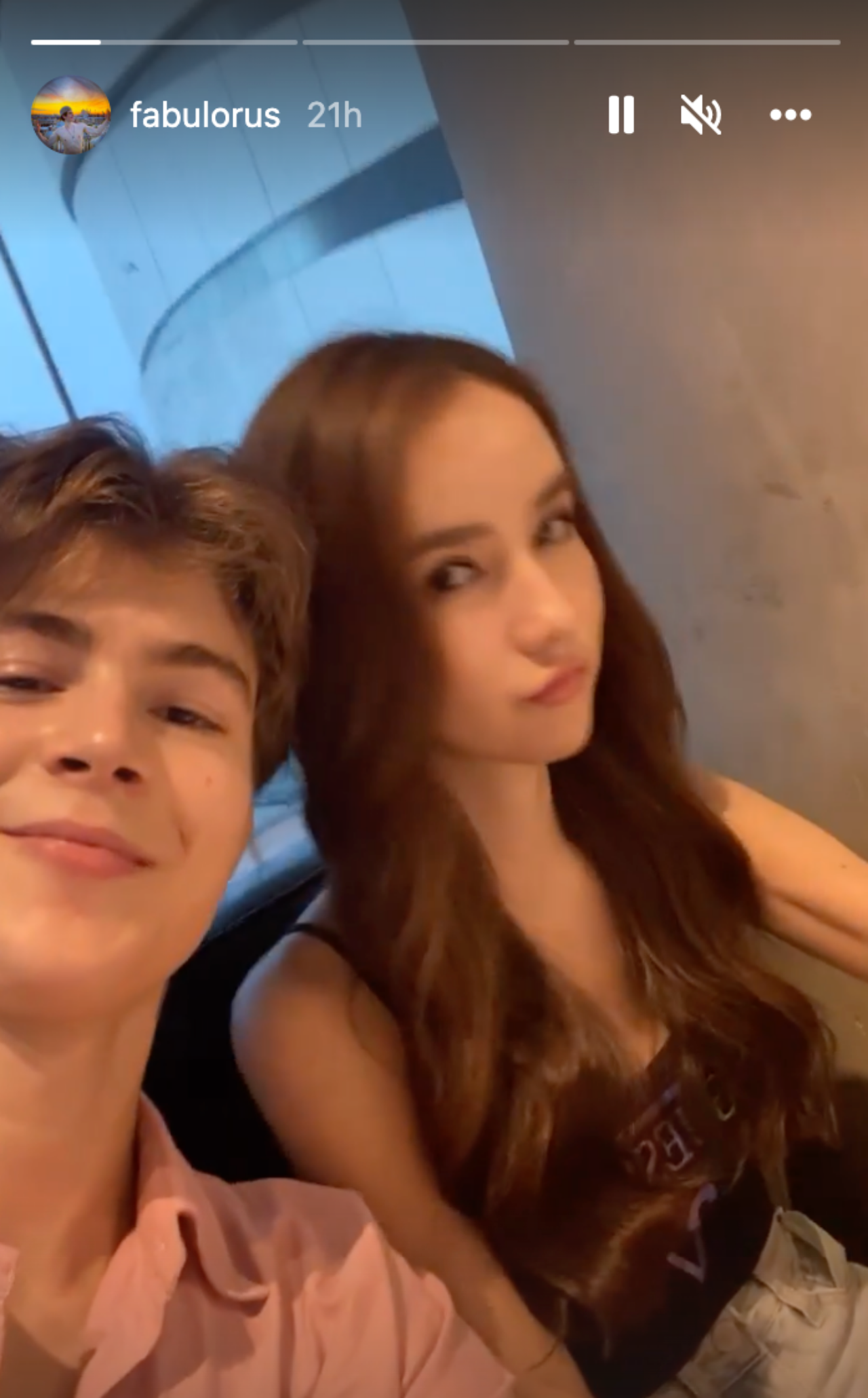 เปิดวาร์ป "รุสลัน มัมเลย์" หนุ่มหล่อเหมือนหลุดมาจาก AI คนจับจิ้น "โยชิ"