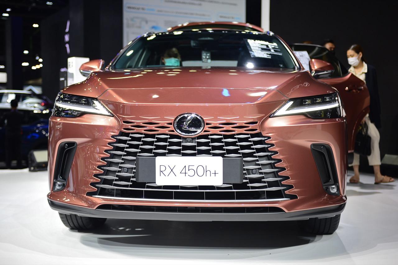 โผล่โชว์ตัวในมอเตอร์เอ็กซ์โป อย่างหรู Lexus new RX 450h+ CHARGE