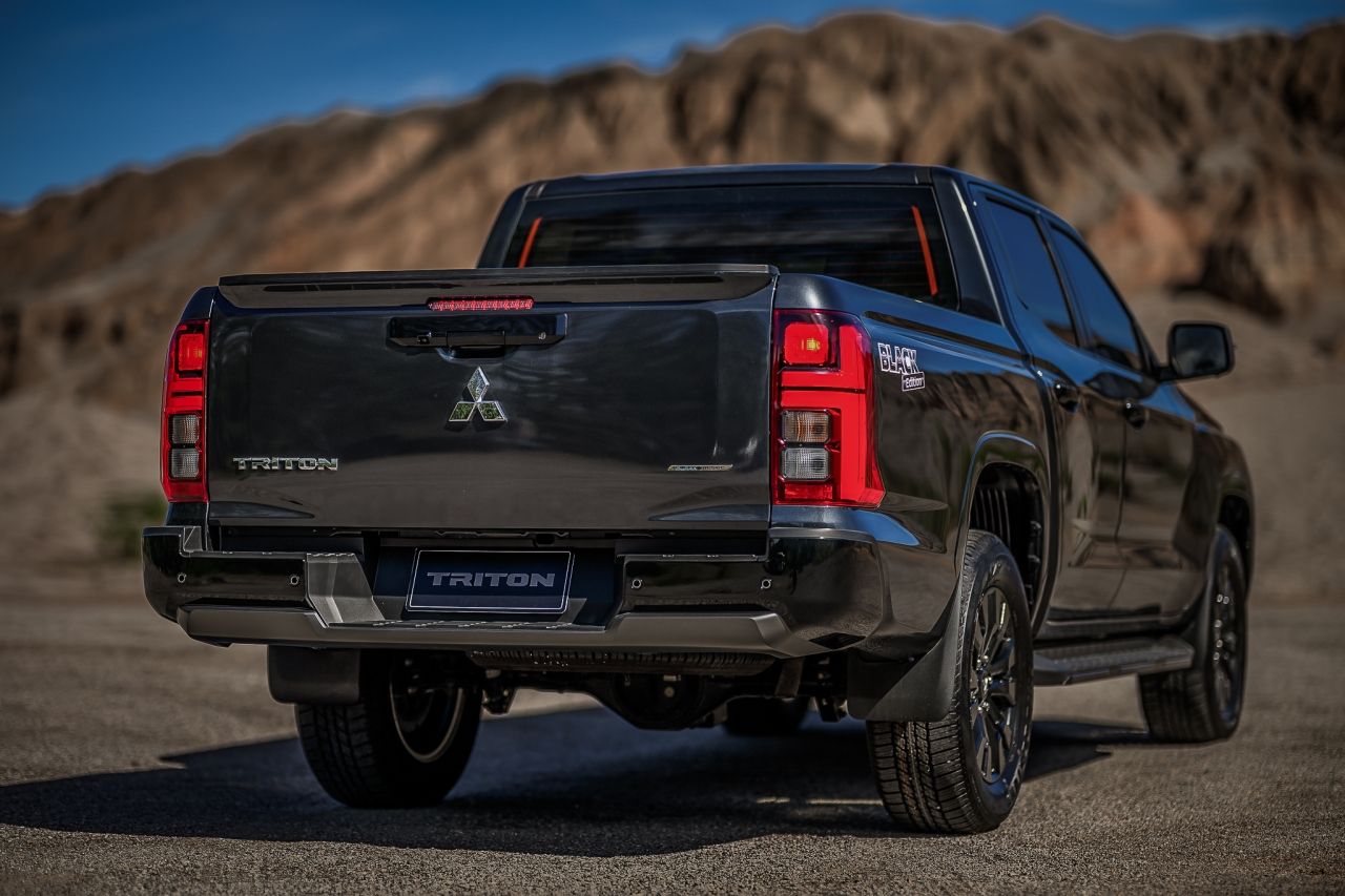 มิตซูบิชิ เผยโฉม New Mitsubishi Triton Black Edition ราคาเริ่ม 1 ล้านนิดๆ