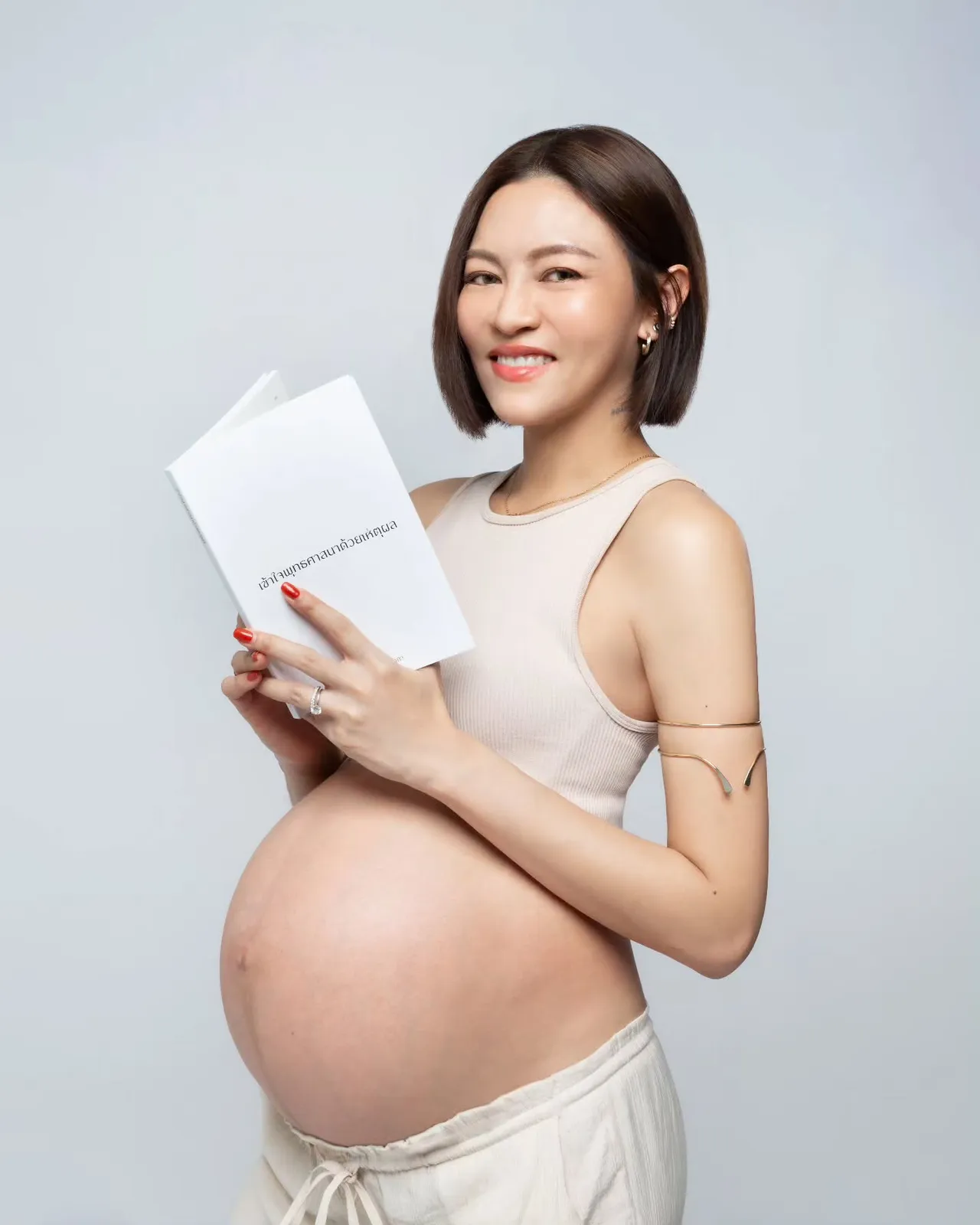 แพท KLEAR คลอดลูกสาวคนแรกรับปีใหม่ 2568 ตั้งชื่อเพราะมาก น้องเรอารฎา | SootinClaimon.Com