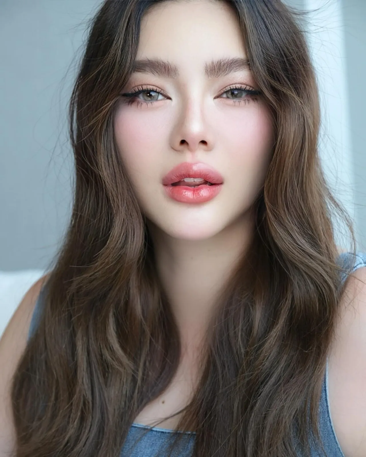 เปิดเหตุผลที่ เมย์ วาสนา ยอมให้ ดิว อริสรา ยืมของ 62 ล้านได้อย่างสนิทใจ | SootinClaimon.Com