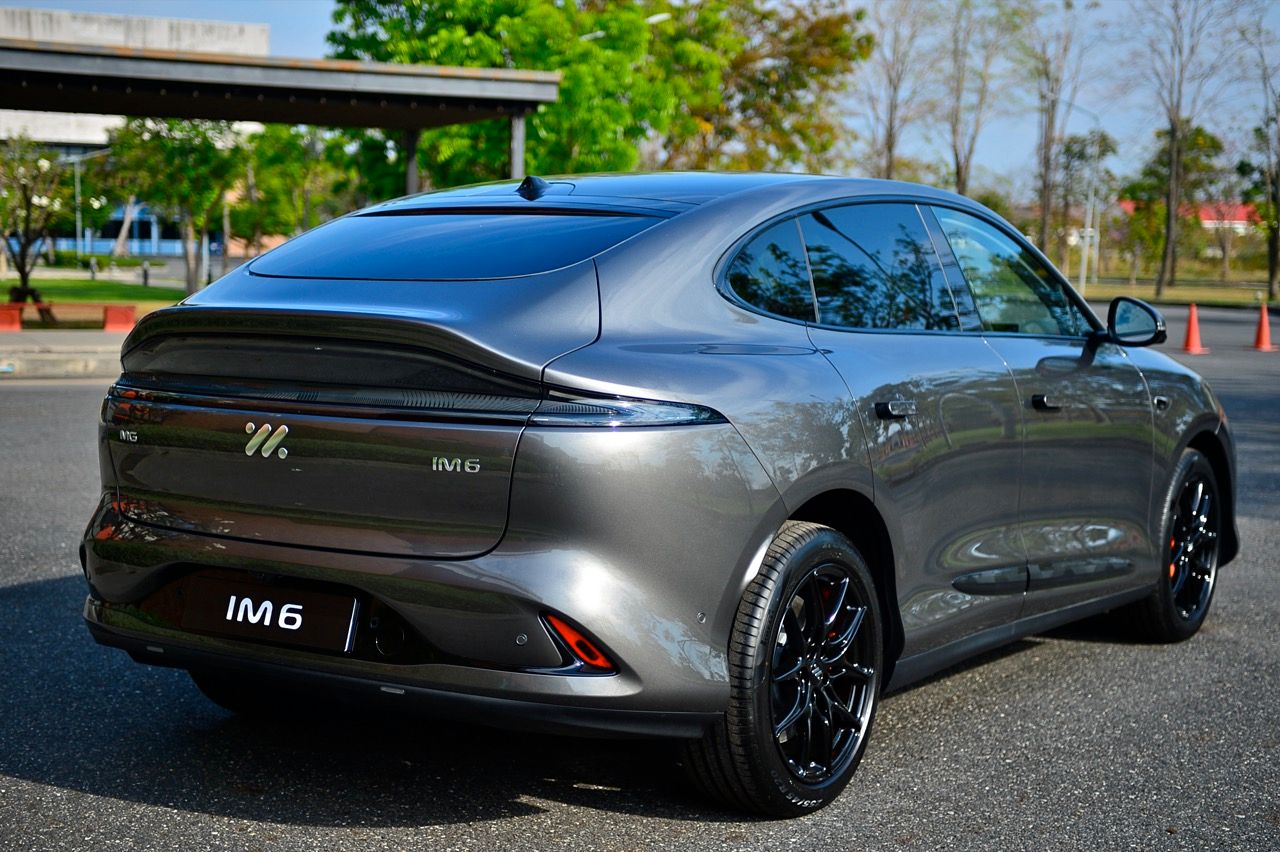 ข้อเสนอพิเศษ รถยนต์ไฟฟ้า NEW MG IM6