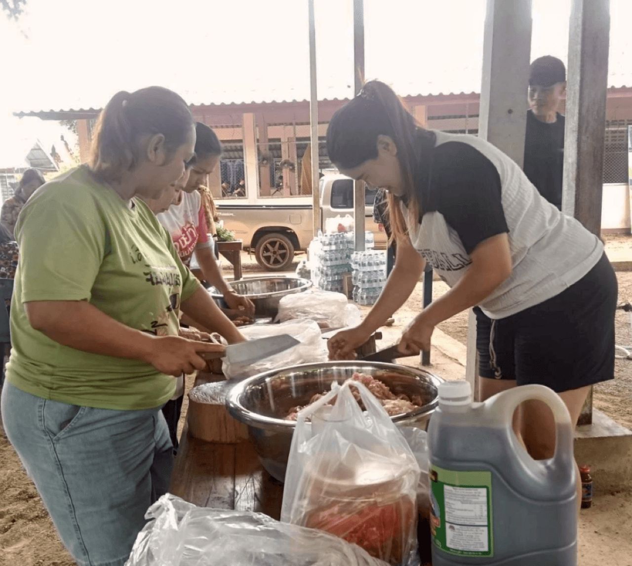 TOYOTA SCG รพ.สมเด็จเจ้าพระยา ตั้งโรงครัวช่วยเหลือผู้ประสบภัยน้ำท่วม จ.น่าน