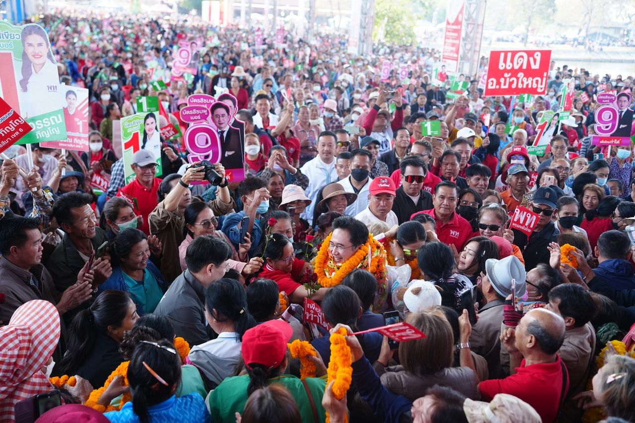 Yotchanan Campaigns in Bua Yai District Promoting Millionaire Policy as ...