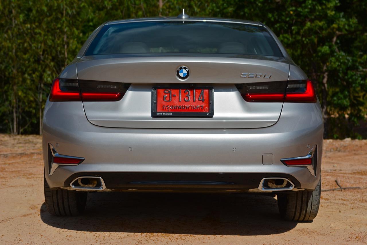 ประกอบมาเลฯ เบาะหลังกว้าง ช่วงล่างอย่างนวล! ทดสอบรุ่นฐานล้อยาว BMW ...