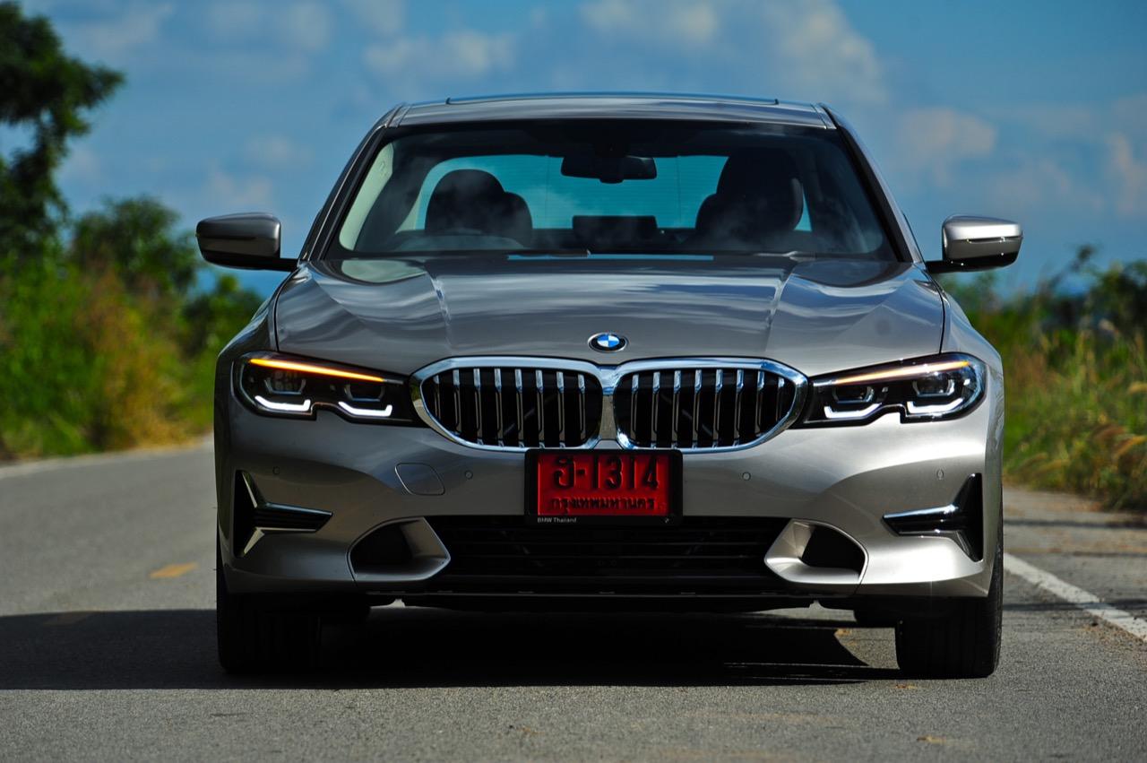 ประกอบมาเลฯ เบาะหลังกว้าง ช่วงล่างอย่างนวล! ทดสอบรุ่นฐานล้อยาว BMW ...