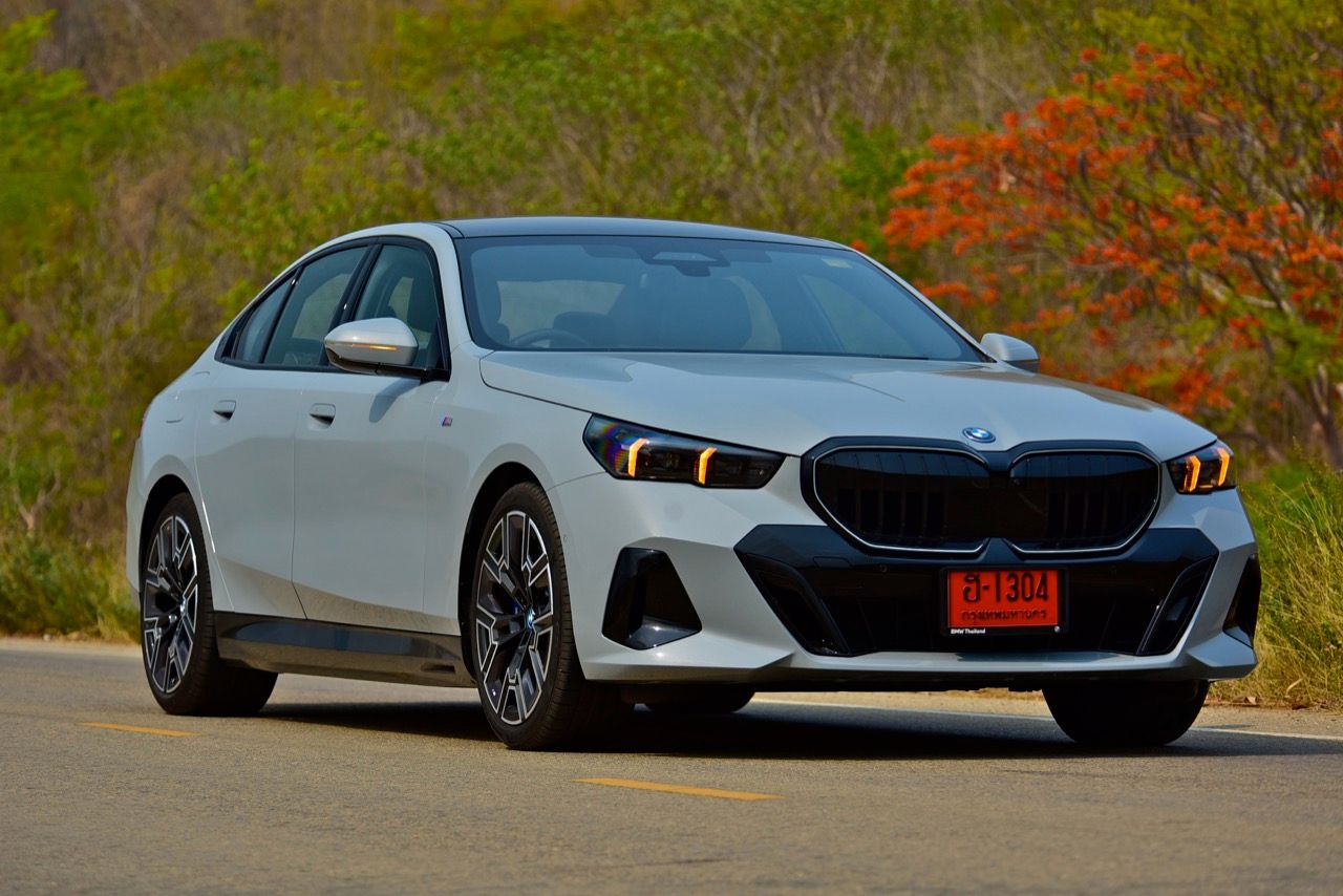 ประกอบไทย ราคาดีงาม ทดสอบ BMW NEW 530e M SPORT PRO G60 วิ่งไฟฟ้าไกล 108 กม.