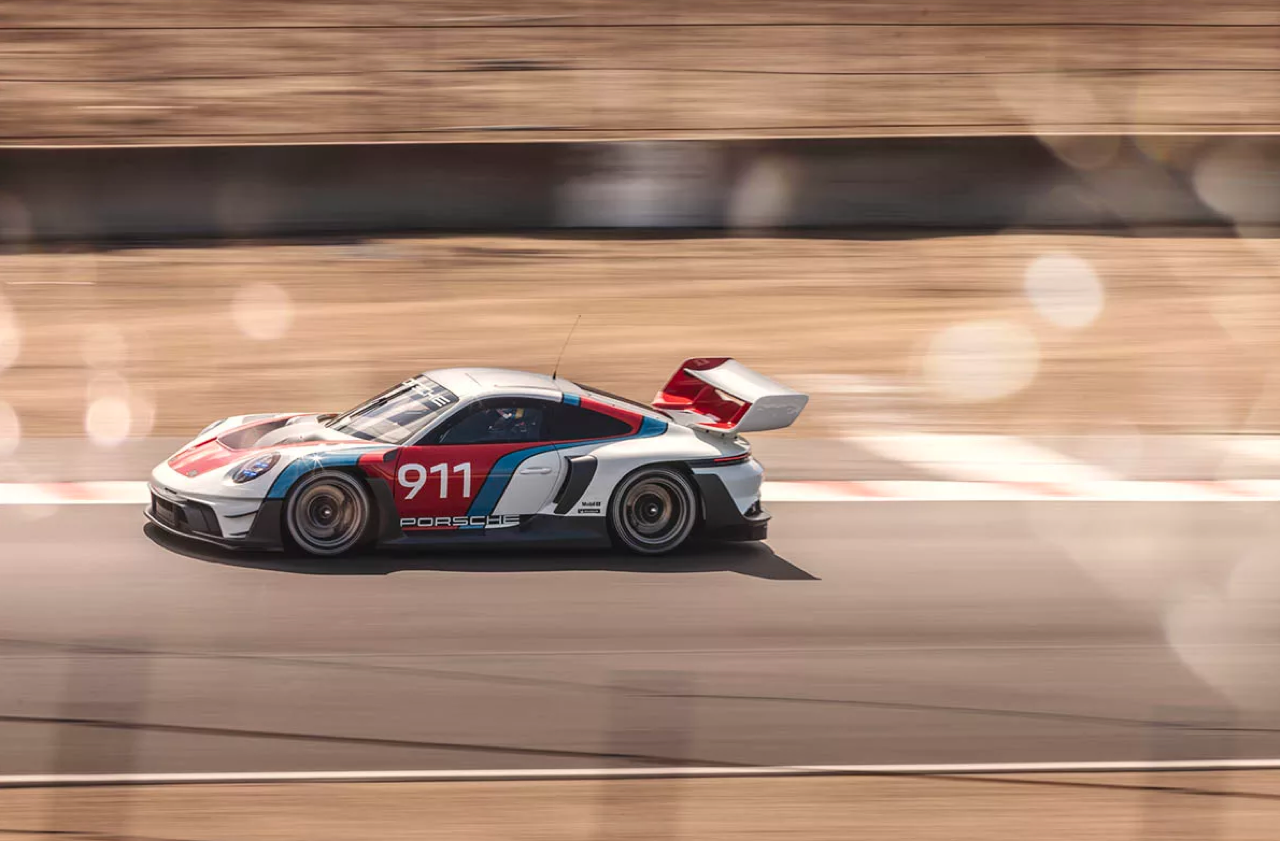 กบนักแข่ง Porsche 911 GT3 R rennsport ผลิตแค่ 77 คัน ราคา 38 ล้านบาท ...