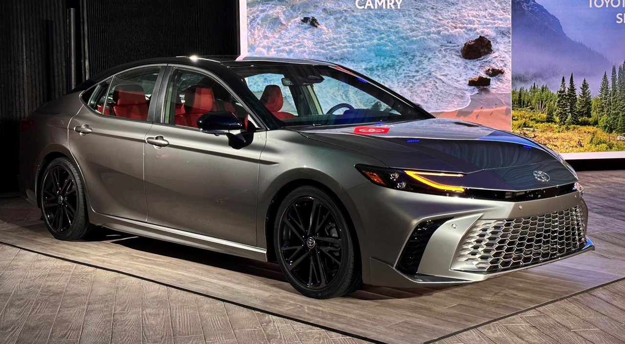 ภาพคันจริง เจาะรายละเอียด TOYOTA NEW CAMRY 2024 มีดีที่ความหล่อ