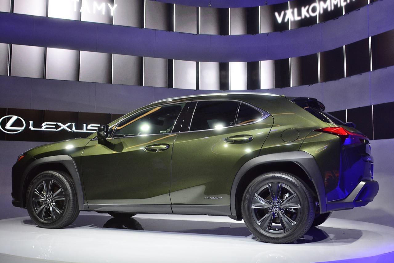 20 กิโล-ลิตร C-HR ว่าหล่อแต่ขอคันนี้ดีกว่า LEXUS UX250h ทดสอบทางไกลในสวีเดน