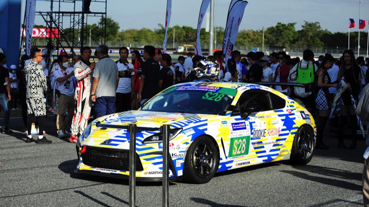 เติมเร็ว แรงจัด! ROOKIE RACING TOYOTA GR COROLLA H2 สาธิตการเติม ...