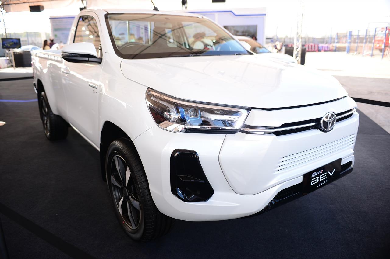 Toyota IMV 0 ต้นแบบรถสู้งานทรงเก๋ที่เราอยากให้มีมากกว่าบอดี้กระบะ