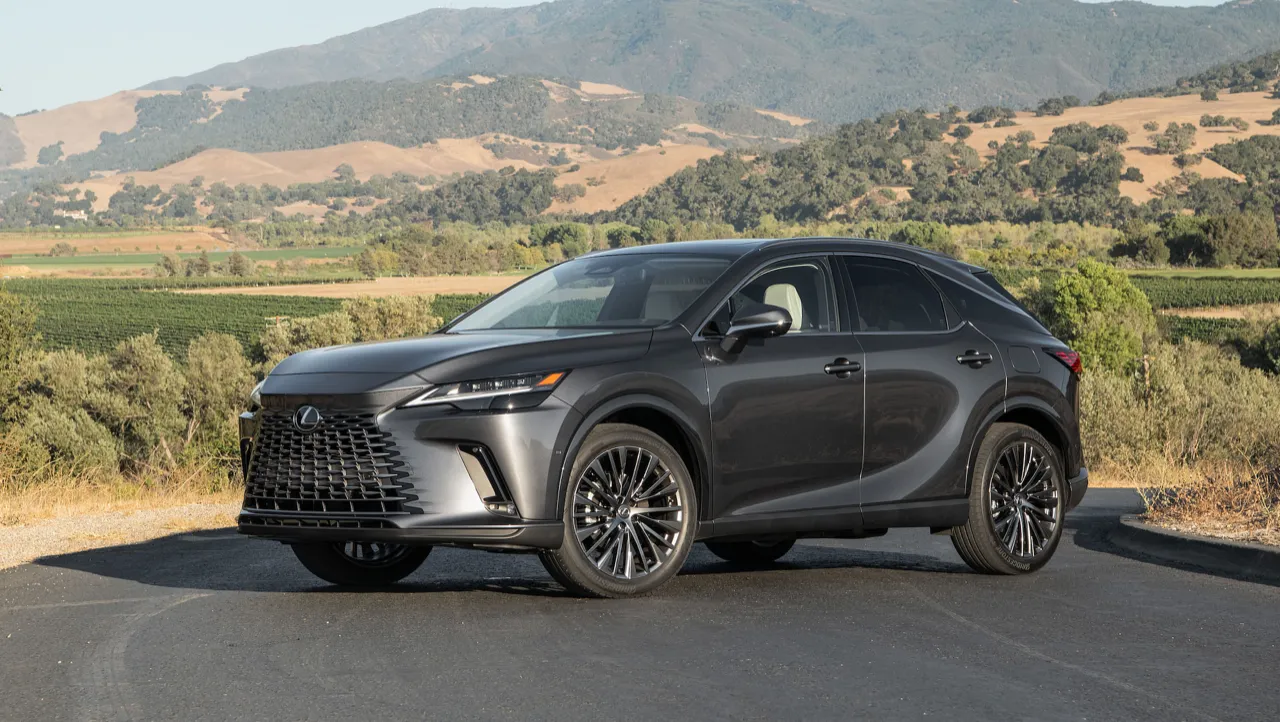 โผล่โชว์ตัวในมอเตอร์เอ็กซ์โป อย่างหรู Lexus new RX 450h+ CHARGE