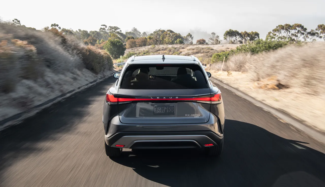 โผล่โชว์ตัวในมอเตอร์เอ็กซ์โป อย่างหรู Lexus new RX 450h+ CHARGE