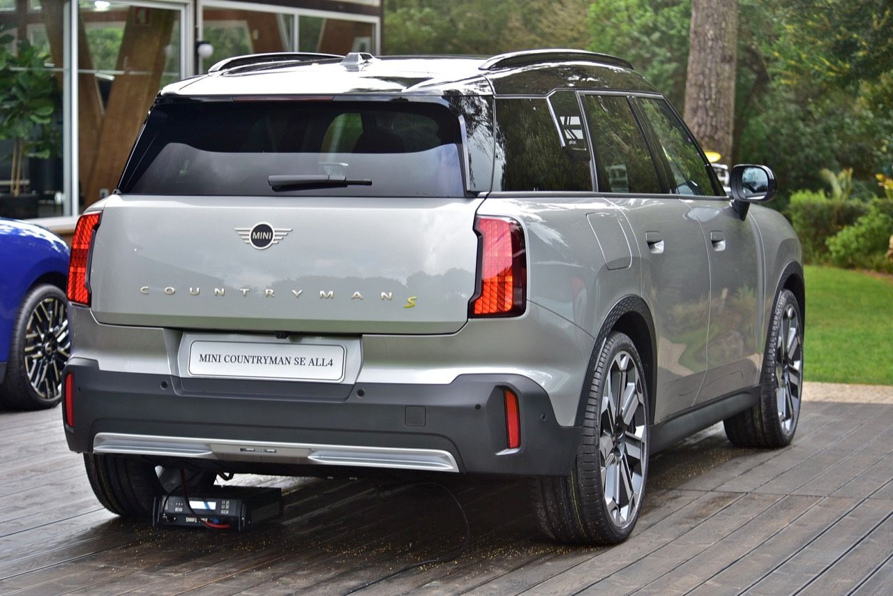 ใหญ่สะใจวิ่งไกล 430 กิโลเมตร MINI NEW COUNTRYMAN SE ALL4