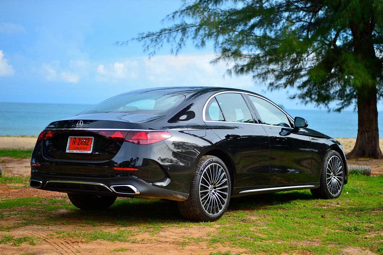 ประกอบไทย วิ่งไฟฟ้าไกลร้อยกิโลเมตร ทดสอบ NEW MERCEDES-BENZ E350e AMG DYNAMIC