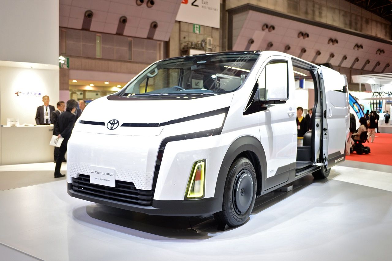 เทใจไปไฮบริด! TOYOTA เลื่อนแผนงานเปิดตัวรถยนต์ไฟฟ้ารุ่นใหม่