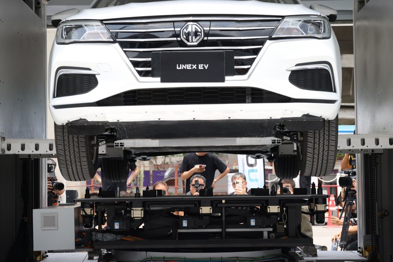 เสร็จเร็วแค่ 3 นาที! UNEX EV เปิดตัวระบบสลับแบตเตอรี่ยานยนต์ไฟฟ้าแบบไม่ต้องรอชาร์จไฟ