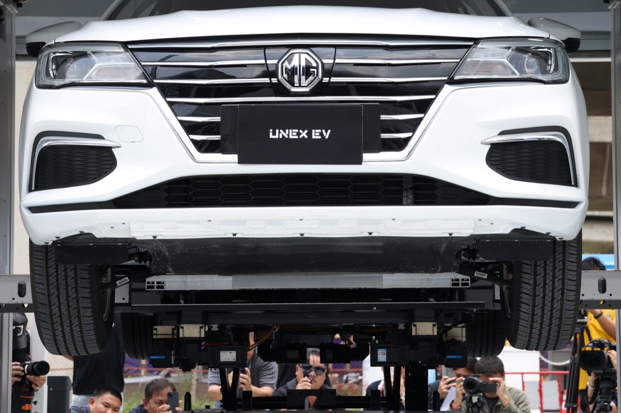 เสร็จเร็วแค่ 3 นาที! UNEX EV เปิดตัวระบบสลับแบตเตอรี่ยานยนต์ไฟฟ้าแบบไม่ต้องรอชาร์จไฟ