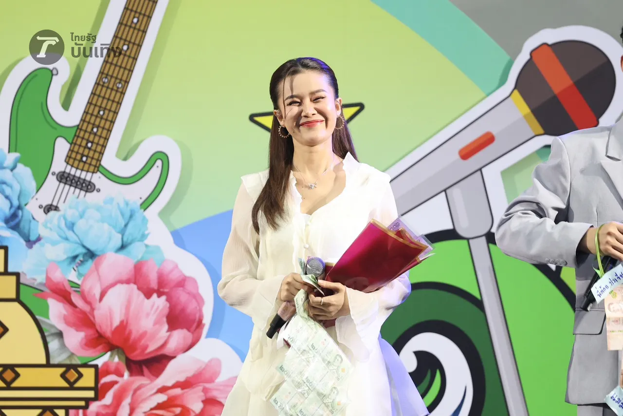 ระเบียบวาทะศิลป์ ยกทัพมามอบความสนุกสุดฟินให้แฟนๆ ในมินิคอนเสิร์ตที่งานไทยรัฐแฟร์ | SootinClaimon.Com