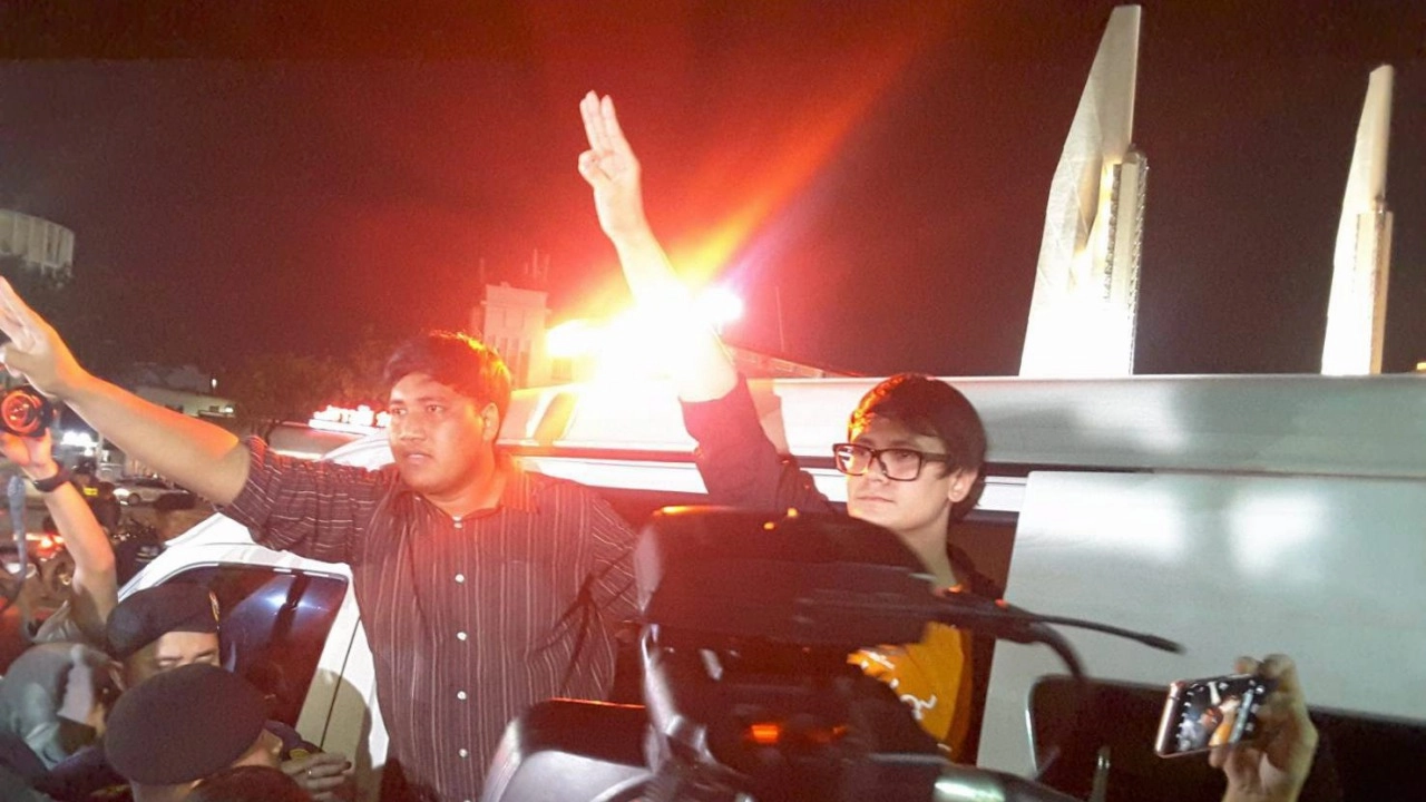 3 แกนนำ MBK39 เข้ามอบตัวกับตำรวจ คดีชุมนุมที่แยกปทุมวัน