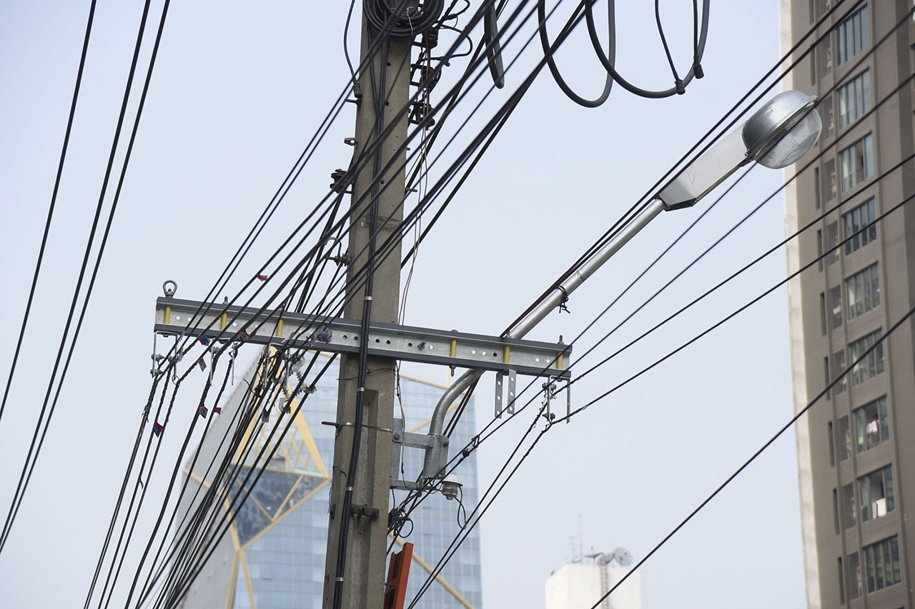 MEA และภาคี ลงพื้นที่ติดตามผลจัดระเบียบสายสื่อสาร ถนนเพชรบุรี พร้อม ...