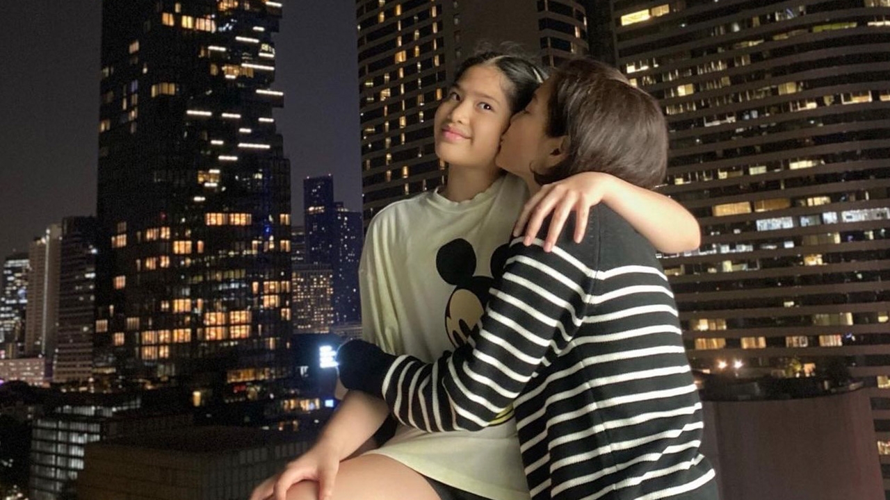 โตเป็นสาวแล้ว น้องนาวา ลูกสาว อ้อม พิยดา สวยขึ้นเยอะมาก ได้แม่มาเต็มๆ