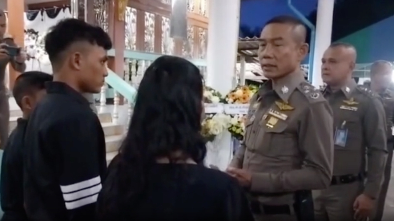 ตัวแทน ผบ.ตร. ร่วมงานศพ หมวดบุญธรรม รับปากบรรจุลูกชายเป็นตำรวจ ยศ ร.ต.ต.